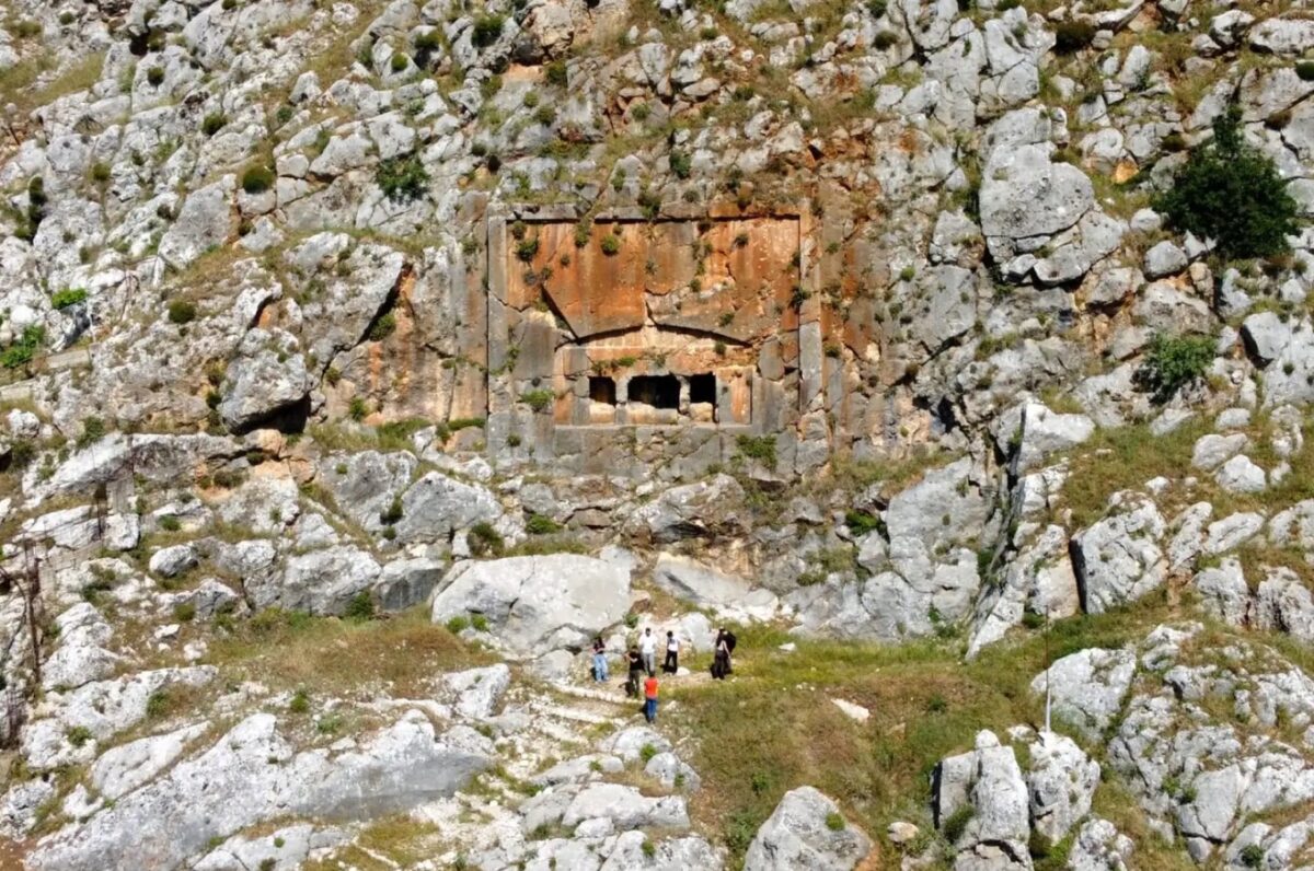 Lebanon’s Little Petra: The Haidara Monument – Qabb Elias | Blog Baladi